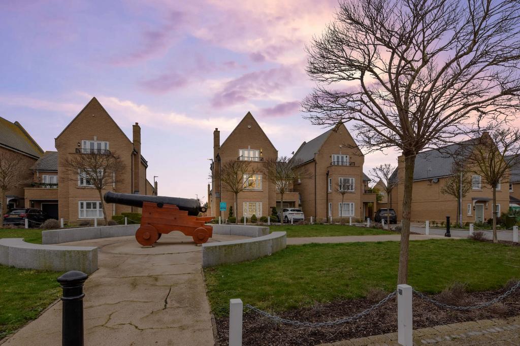 Gunners Rise, Shoebury Garrison... 5 bed detached house - £825,000