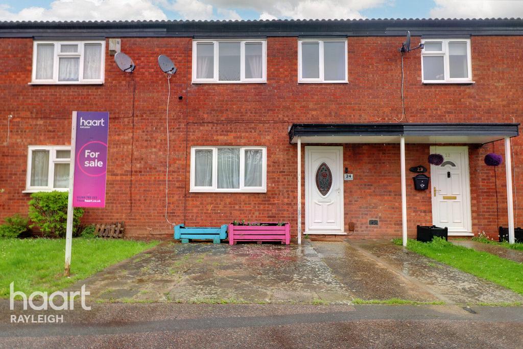 Lundy Close, SOUTHEND-ON-SEA 3 bed terraced house - £300,000