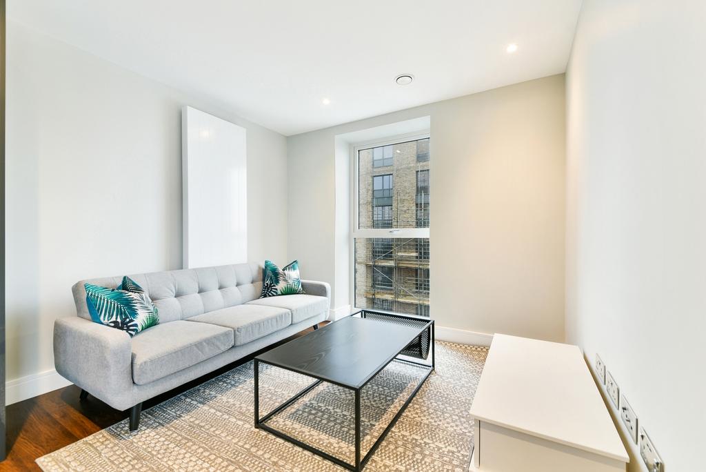 Samuelson House, Greenview Court... 1 bed apartment - £1,452 pcm (£335 pw)