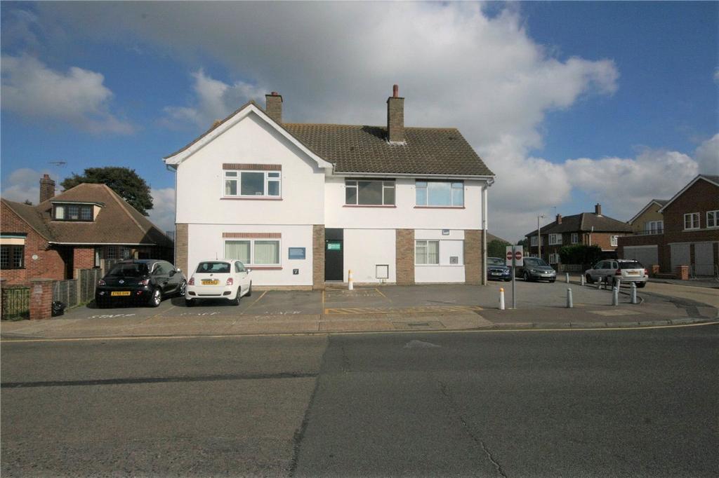Prettygate Road, Colchester, CO3 2 bed maisonette - £975 pcm (£225 pw)