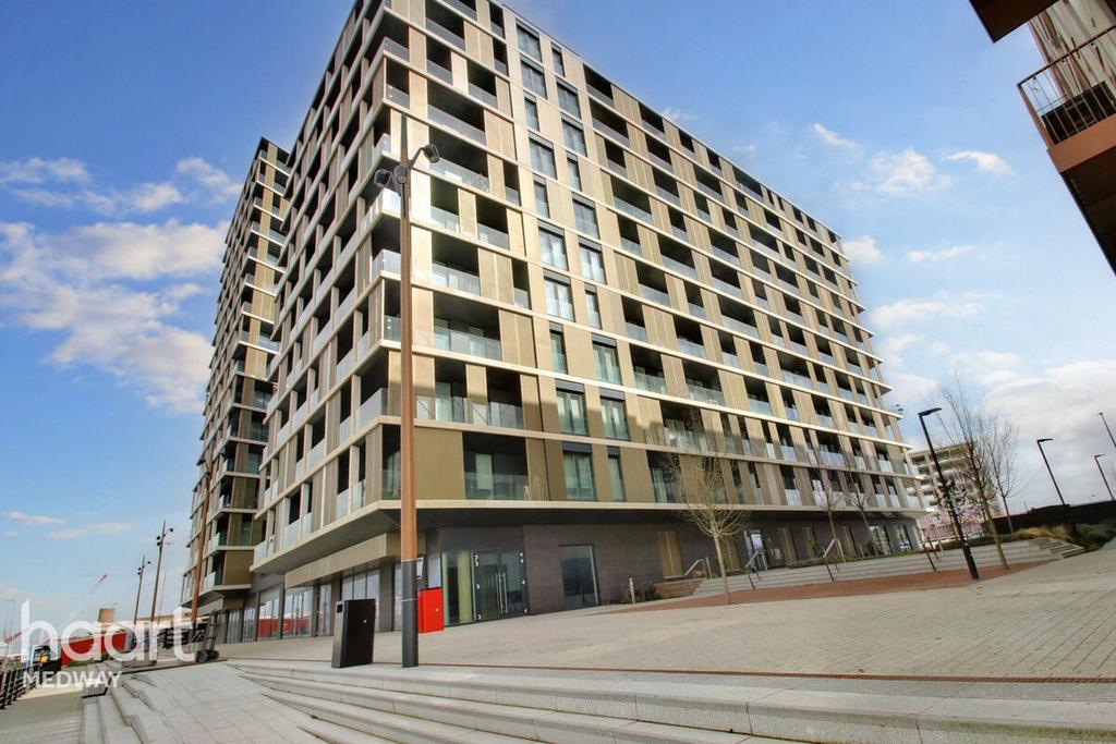 Gillingham Gate Road, Chatham 2 bed apartment - £260,000