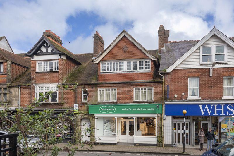 High Street, Crowborough 2 bed flat - £180,000