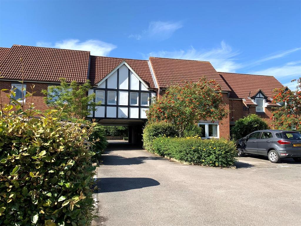 Haldenby Court, Swanland HU14 1 bed flat - £62,000