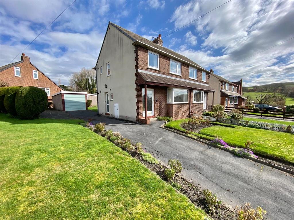 Heaton Avenue, Kirkheaton, Huddersfield 3 bed semi-detached house - £ ...