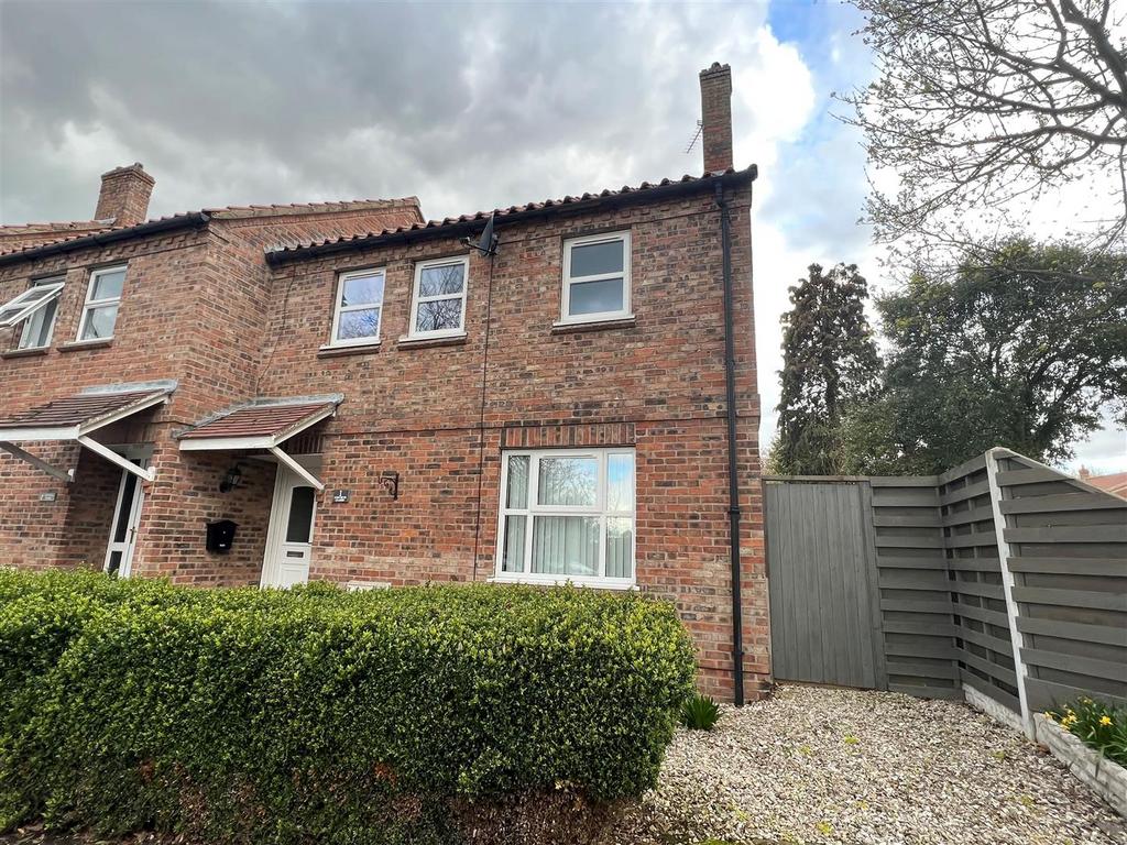 Church Close, Market Weighton, York 3 bed semi-detached house - £775 ...