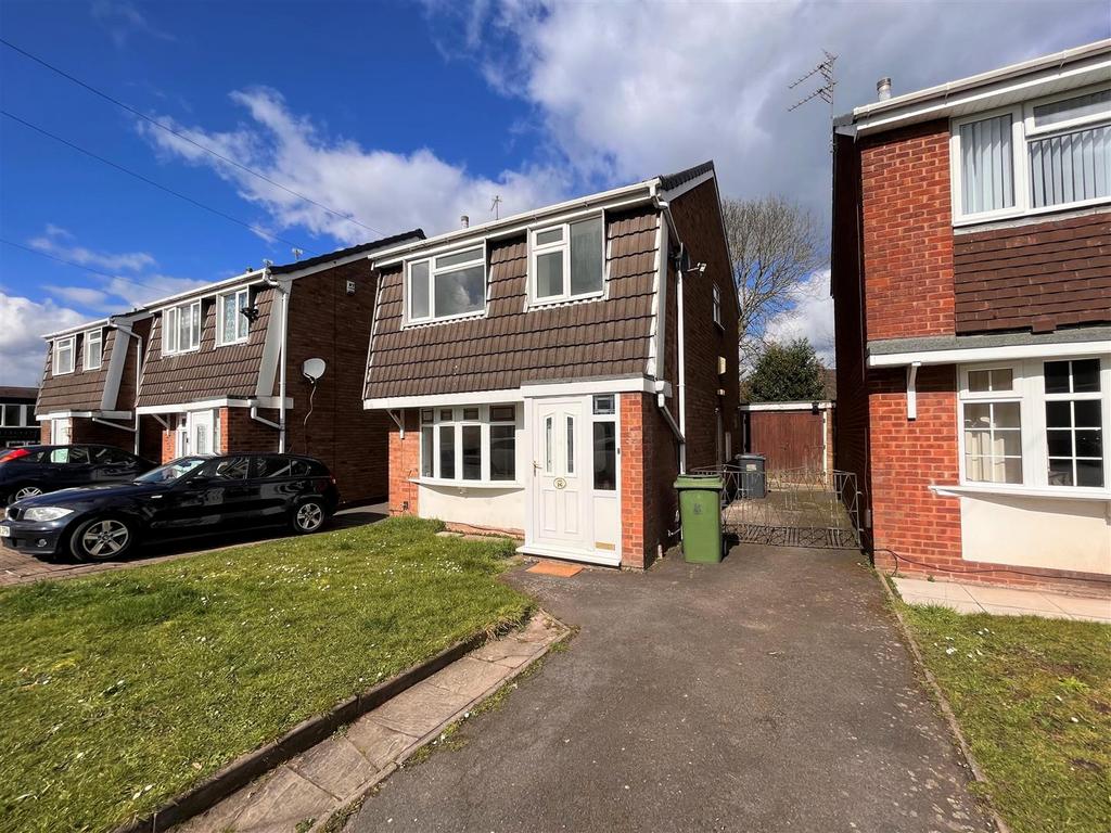 Helenny Close, Wednesfield... 3 bed house - £950 pcm (£219 pw)