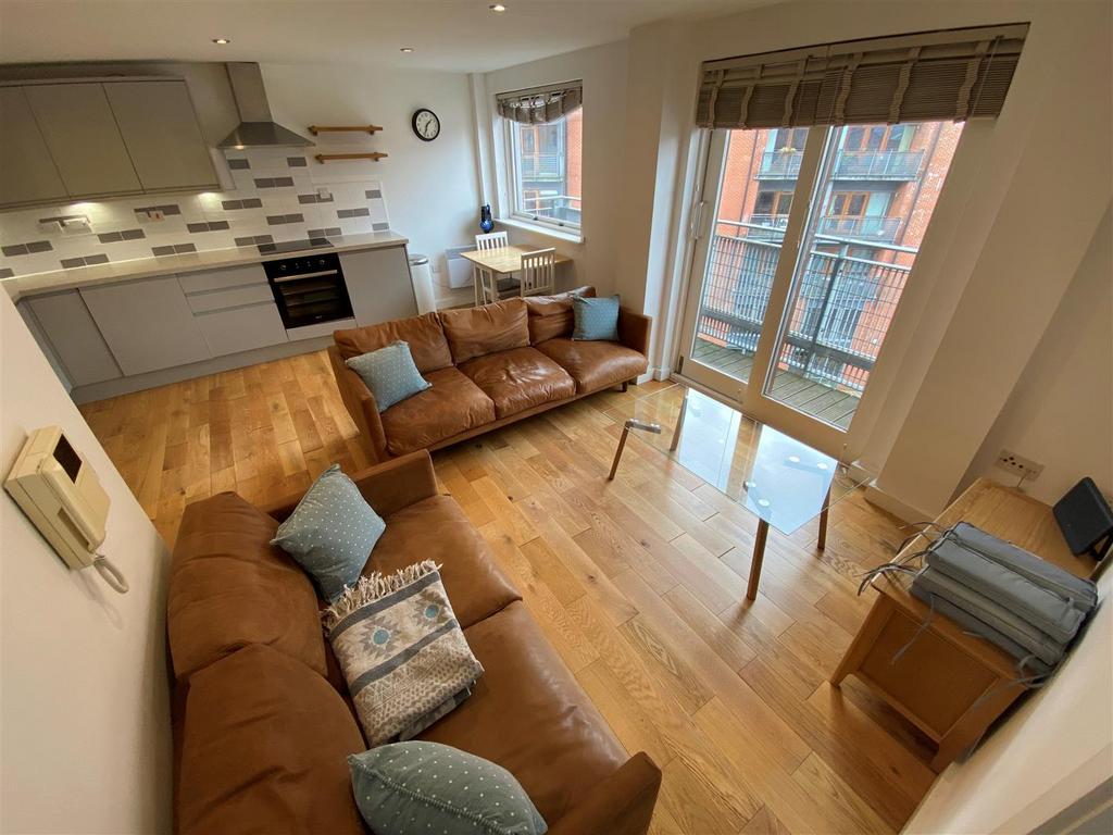 Whittles Croft, 42 Ducie Street... 2 bed apartment - £1,200 pcm (£277 pw)
