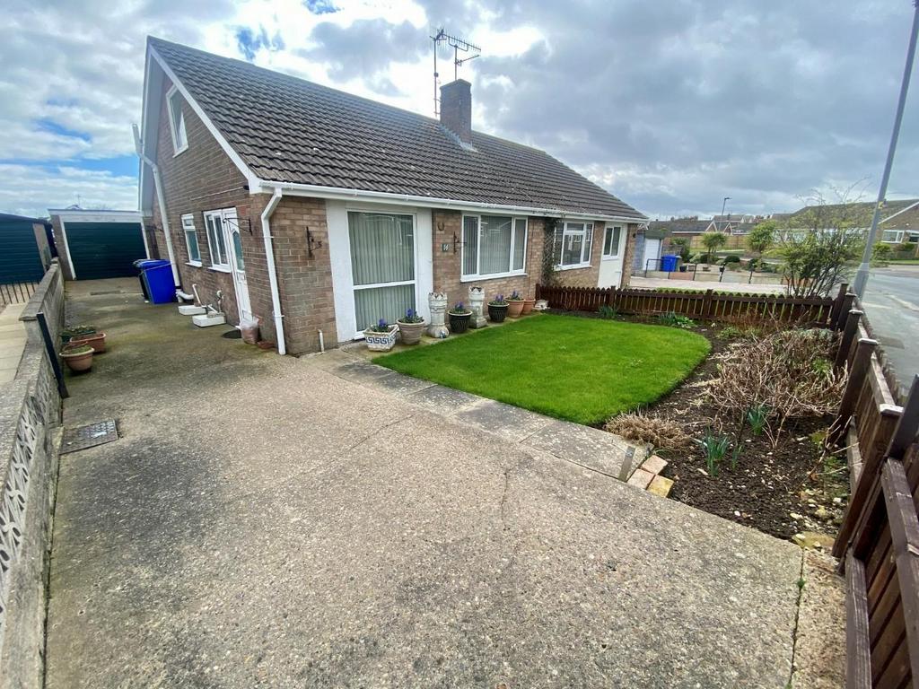 Fir Tree Drive, Filey, North Yorkshire 1 bed semi-detached bungalow - £ ...