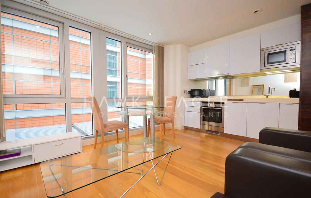 Ontario Tower, 4 Fairmont Avenue... Studio - £1,651 pcm (£381 pw)