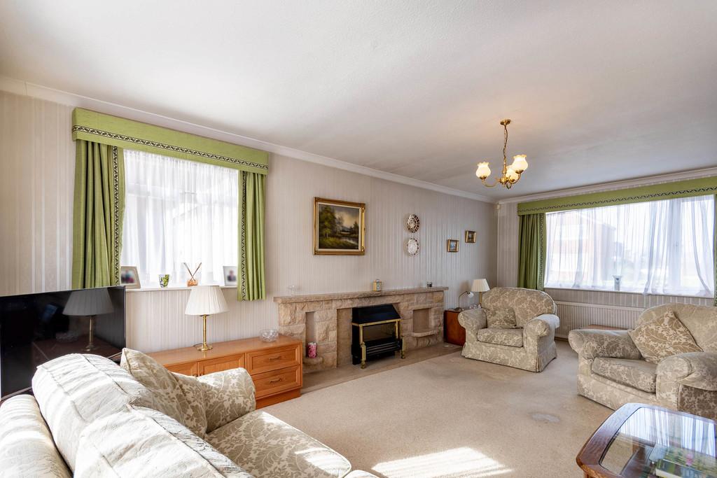 Grove Coach Road, Retford 4 bed detached house - £300,000