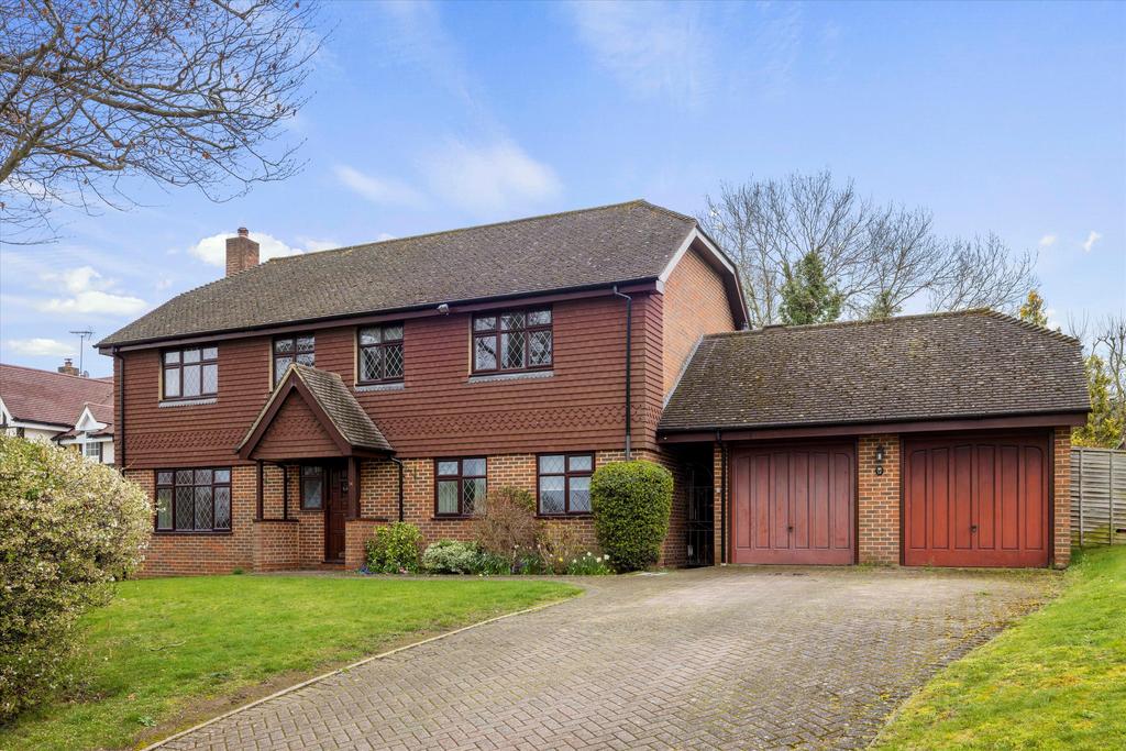 Mount Close, Fetcham, Leatherhead... 5 bed detached house - £1,295,000