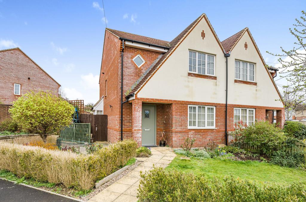 White Road Bishopstoke Eastleigh 3 Bed Semi Detached House £400 000