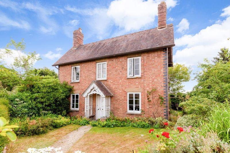 Alvescot OX18 2 bed detached house - £475,000