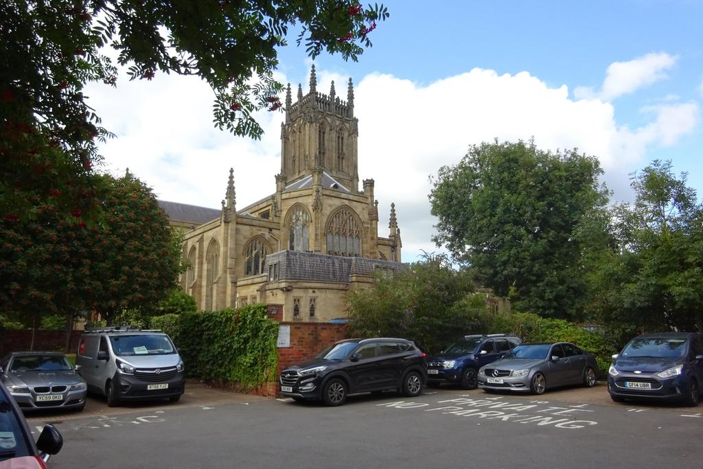 Chantrell Court, Leeds, LS2 1 bed flat - £750 pcm (£173 pw)