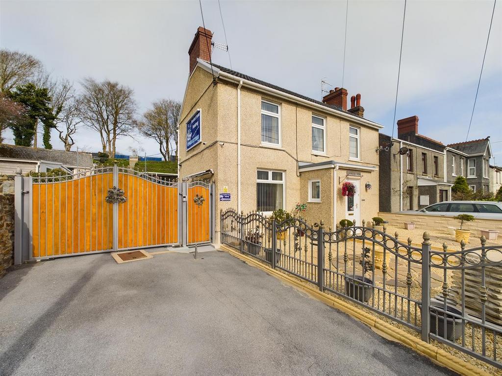 Danlan road, Pembrey, Llanelli 3 bed detached house for sale - £380,000