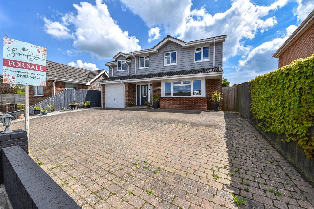 Alverstone Road, Apse Heath, Sandown 5 bed detached house - £600,000