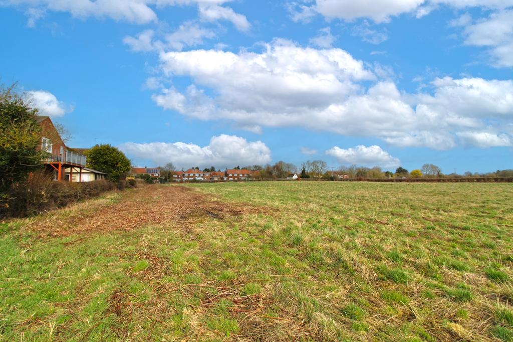 Green Lane, Tickton, HU17 9RH 2 bed property with land for sale - £320,000