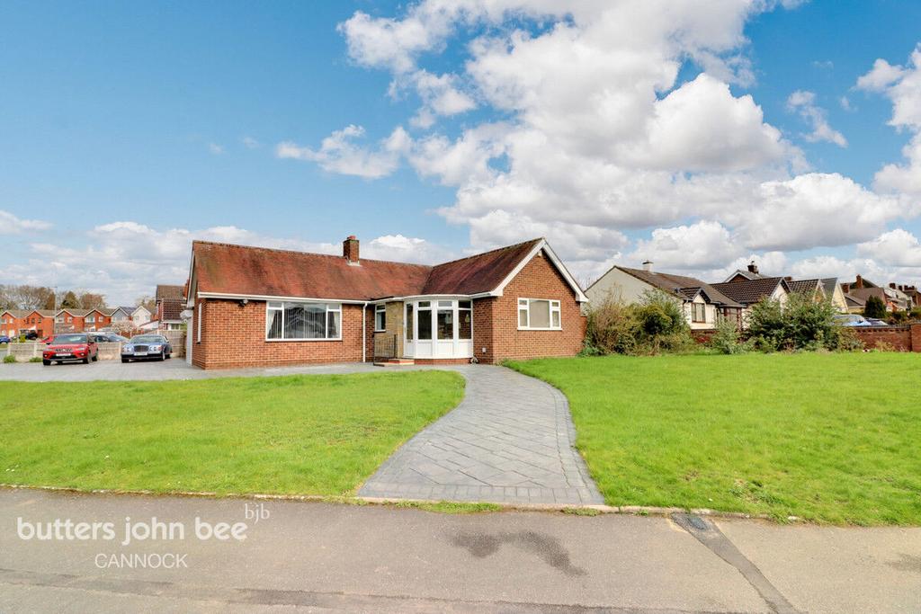Poplar Lane, Cannock 2 bed bungalow for sale - £425,000