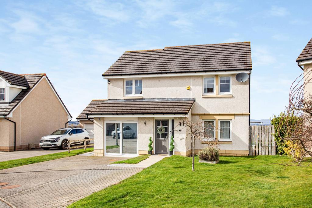7 Ashwood Grove, Inverness, IV2 6DE 3 bed detached house - £272,500