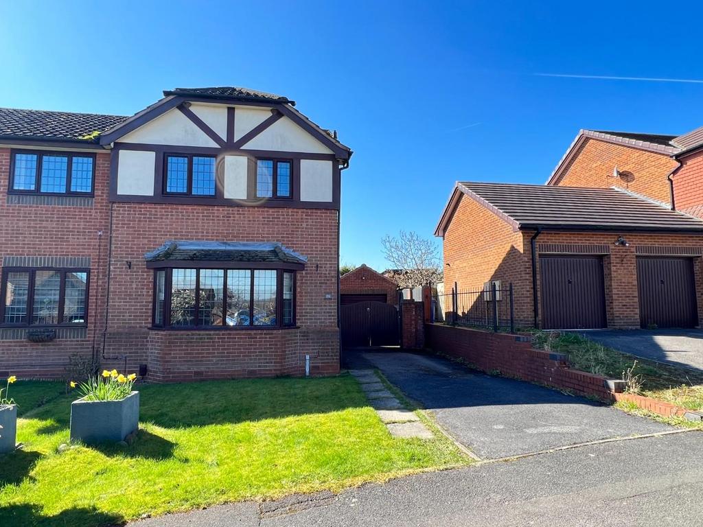 Spring House Close, Ashgate... 3 bed semi-detached house - £850 pcm (£ ...