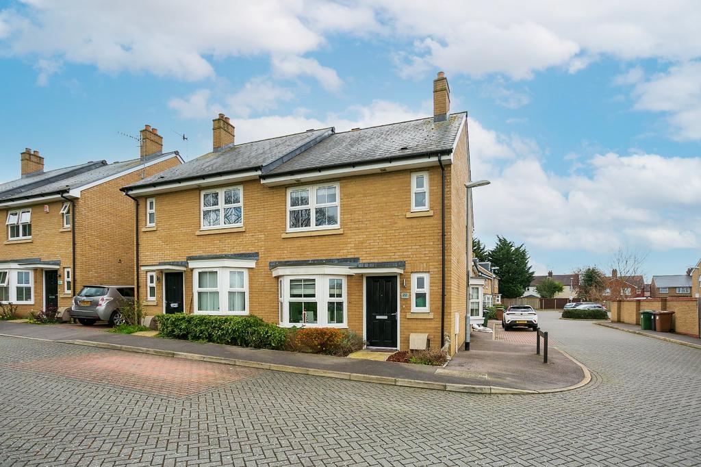 Flora Road, Bushey, Hertfordshire, WD23 4 bed semi-detached house - £ ...