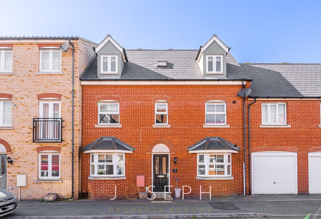Fulham Way, Ipswich, IP1 4 bed townhouse - £325,000