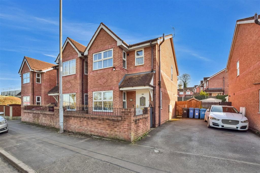 Halton Road, Runcorn 3 bed semi-detached house - £180,000