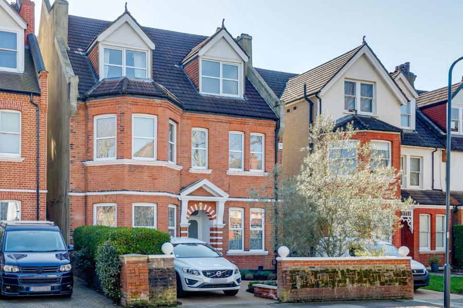 Dartmouth Road, Mapesbury, NW2 6 bed terraced house - £7,150 pcm (£ ...