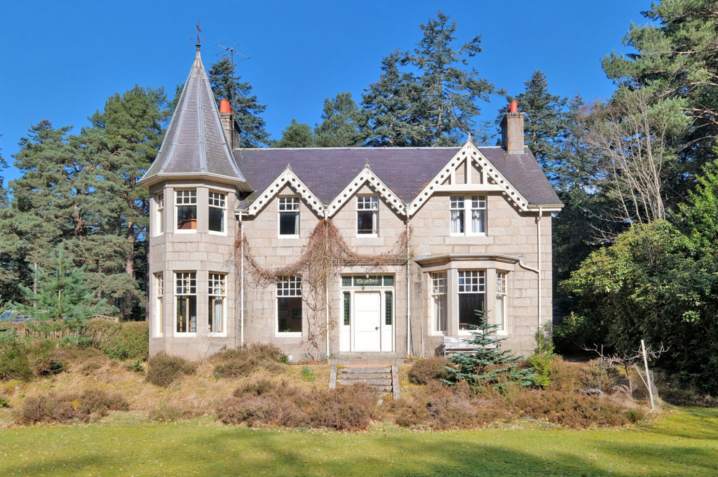 St Eunans Road, Aboyne... 5 bed detached house - £695,000