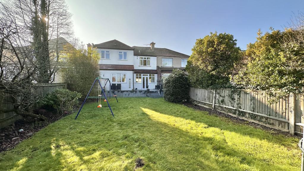 Sedgecombe Avenue, Harrow, HA3 4 bed semi-detached house - £900,000