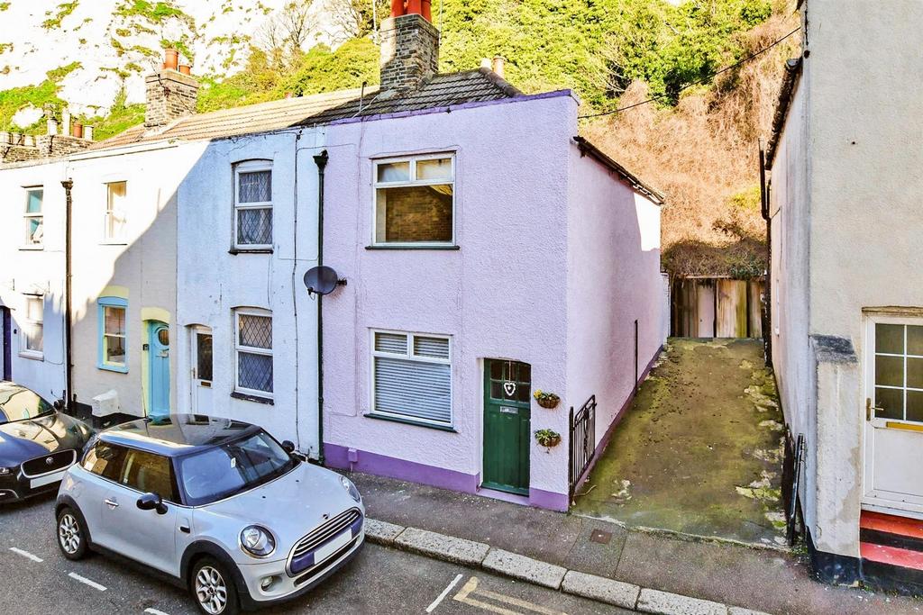 East Cliff, Dover, Kent 2 bed end of terrace house - £170,000
