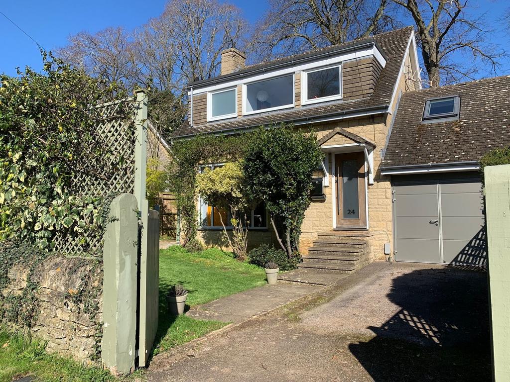 The Slade, Charlbury, OX7 4 bed link detached house - £500,000