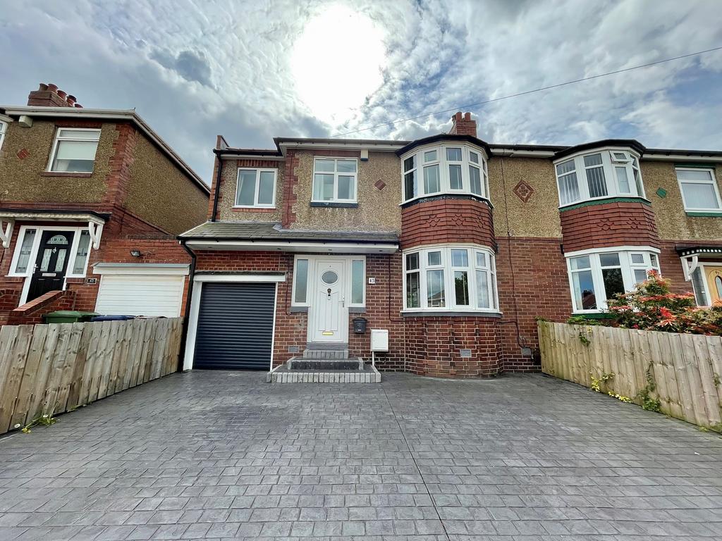 Baroness Drive Denton Burn Newcastle Upon Tyne Ne15 5 Bed Semi
