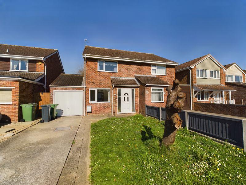 Poplar Way Hardwicke 3 Bed Semi Detached House £250 000