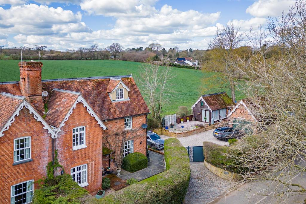 Northend Cottages, Much Hadham SG10 5 bed semi-detached house - £899,995