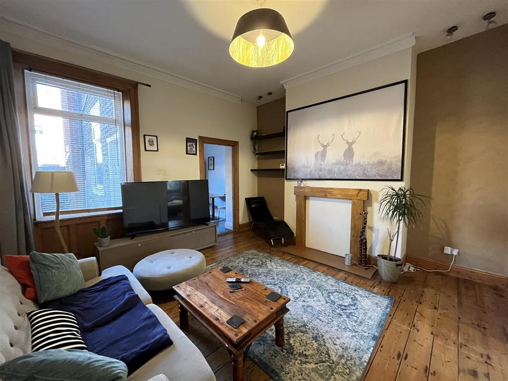 A Tynemouth Road, North Shields, Tyne... 2 bed flat - £650 pcm (£150 pw)
