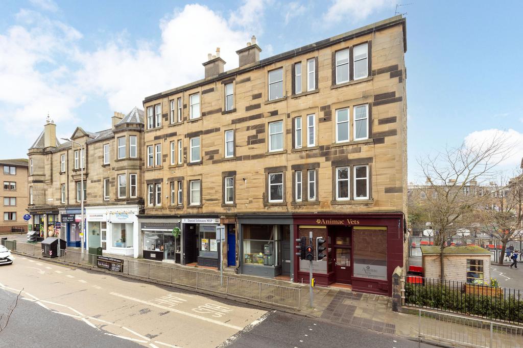 132 (2f3) Comiston Road, Morningside... 2 bed flat - £235,000