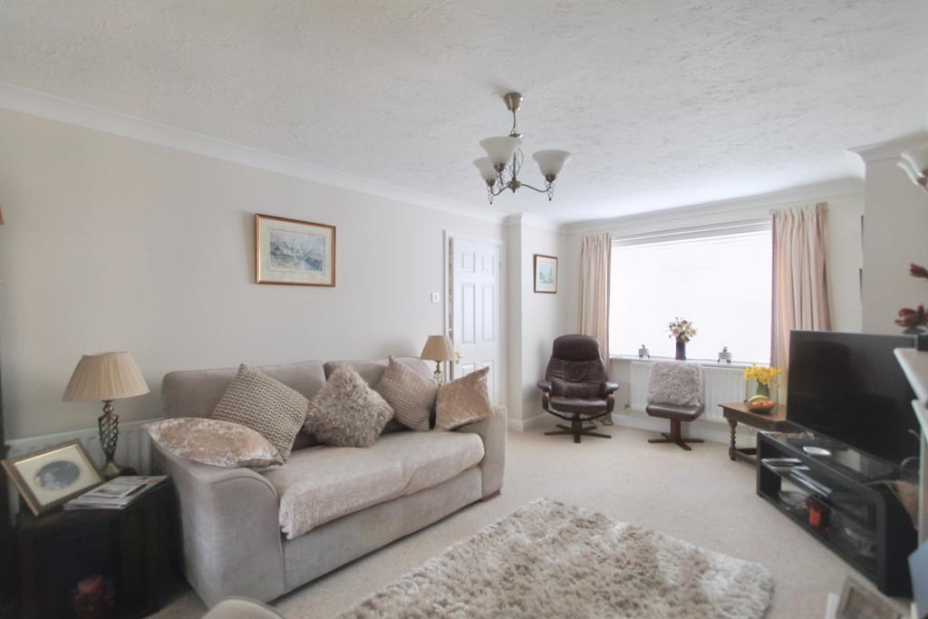Lodge Road, Fleckney, Leicester, LE8 4 bed detached house - £395,000