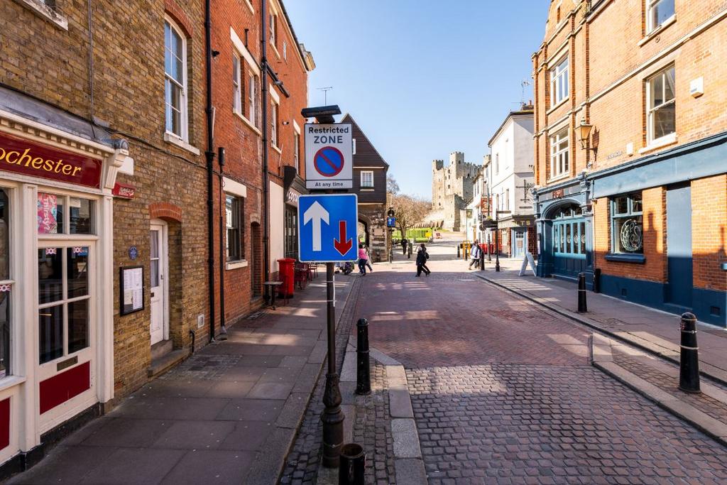 Northgate, Rochester 1 bed flat - £180,000