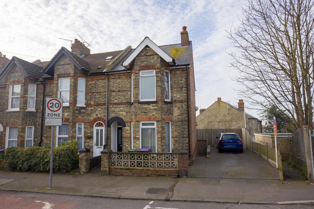 Warren Road, Folkestone, CT19 3 bed end of terrace house for sale - £ ...