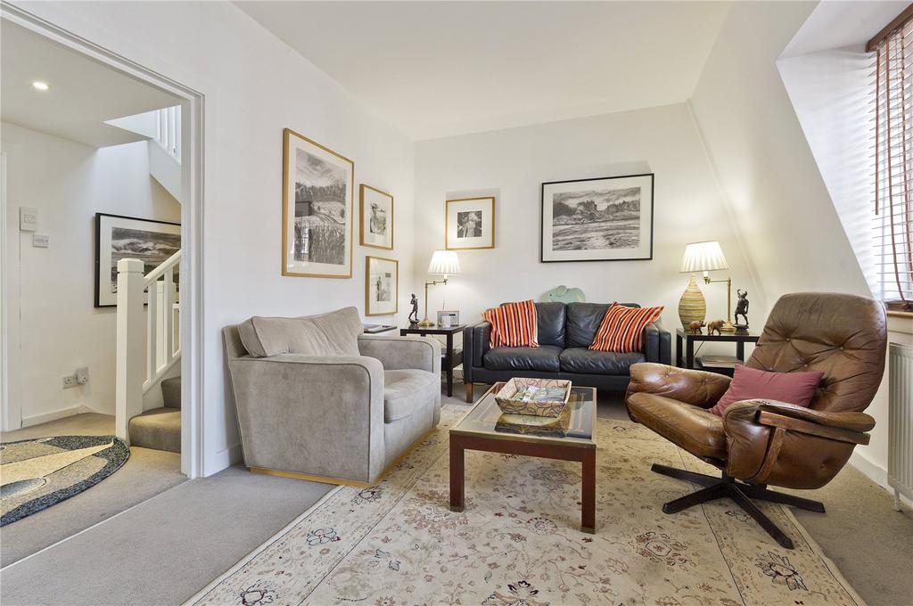 Palliser Road, Barons Court, London, W14 2 bed apartment - £700,000