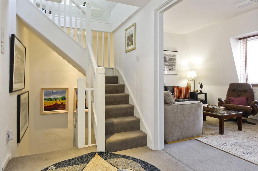 Palliser Road, Barons Court, London, W14 2 bed apartment - £700,000