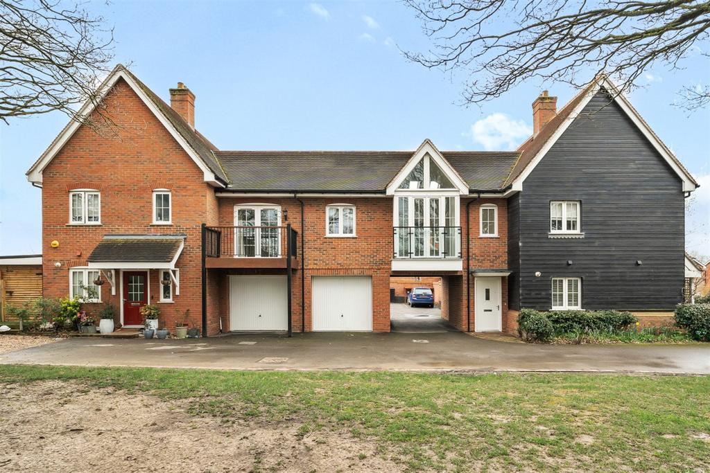 Cook Way, Broadbridge Heath, Horsham... 2 bed house - £350,000