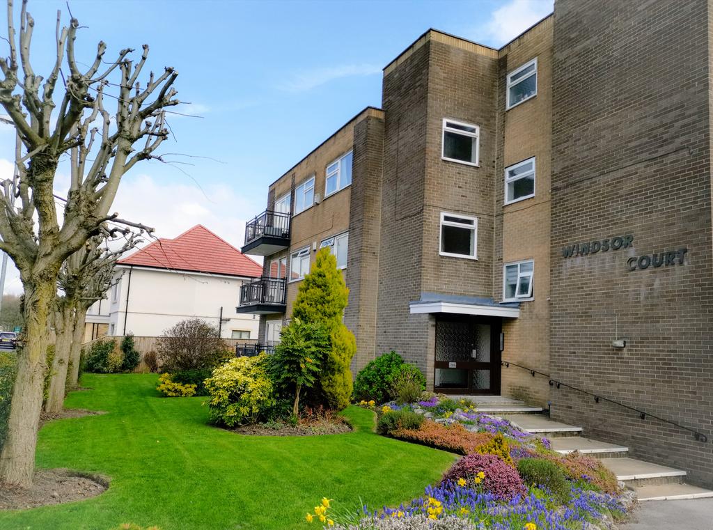 Windsor Court, Leeds LS17 2 bed apartment - £825 pcm (£190 pw)
