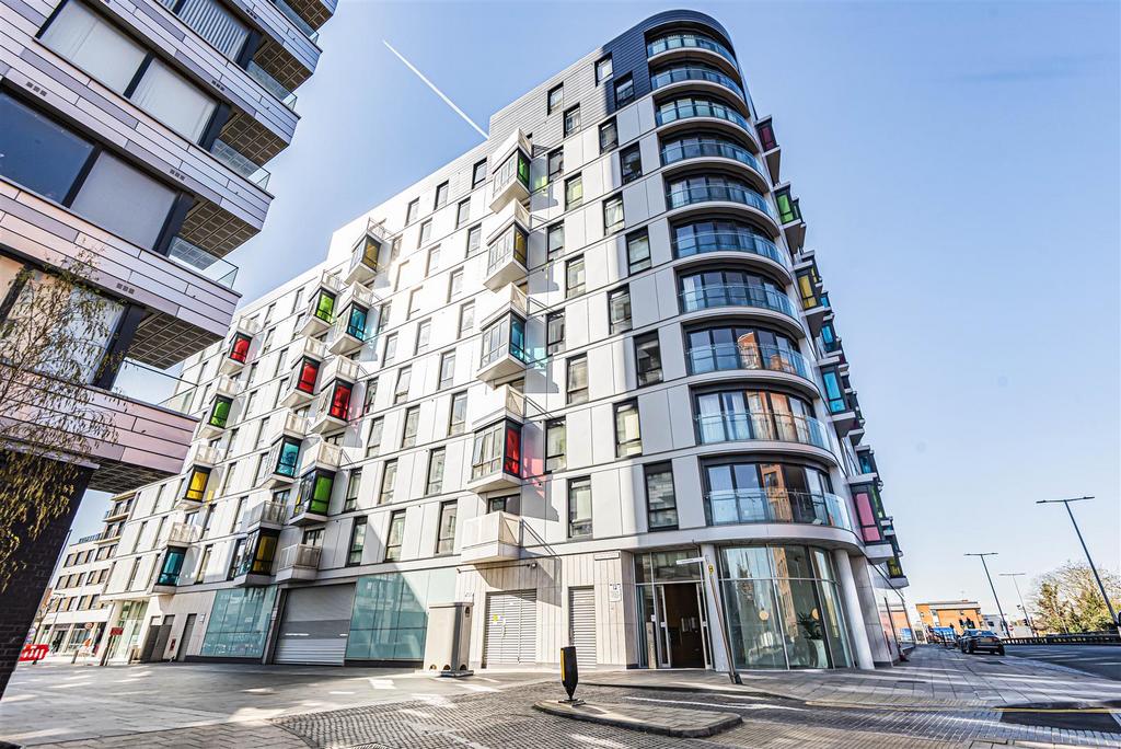 Hunsaker, Alfred Street, Reading 2 bed apartment - £299,000