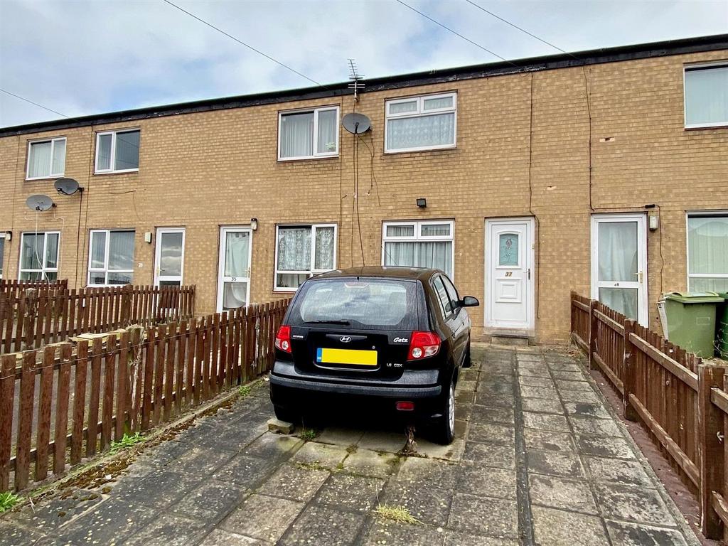 Northway Gardens, Mirfield 2 bed townhouse - £90,000
