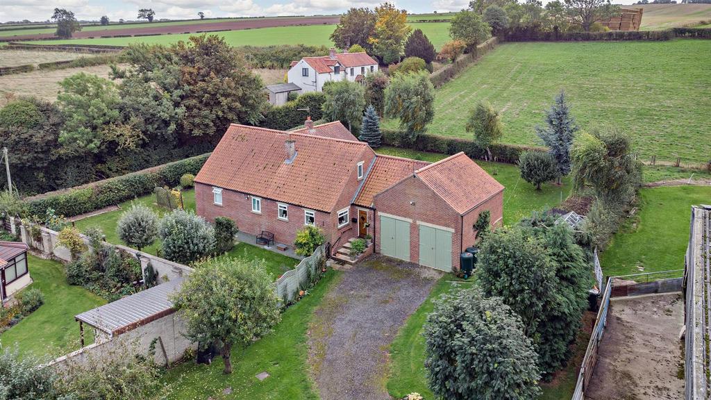Highfield Farm, Appleton-Le-Street... 4 bed detached bungalow - £650,000