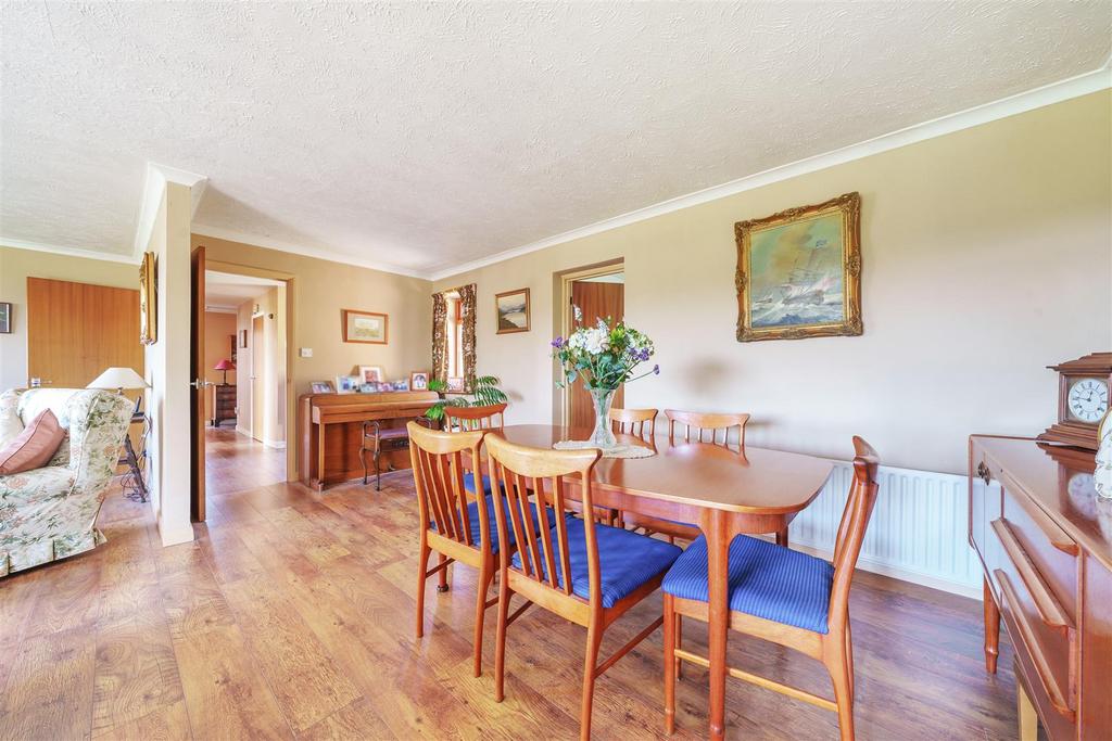 Wick End, Stagsden, Bedford 3 bed detached bungalow for sale - £850,000