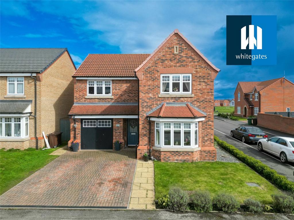 Longwall Road, Pontefract, West Yorkshire, WF8 4 bed detached house for ...