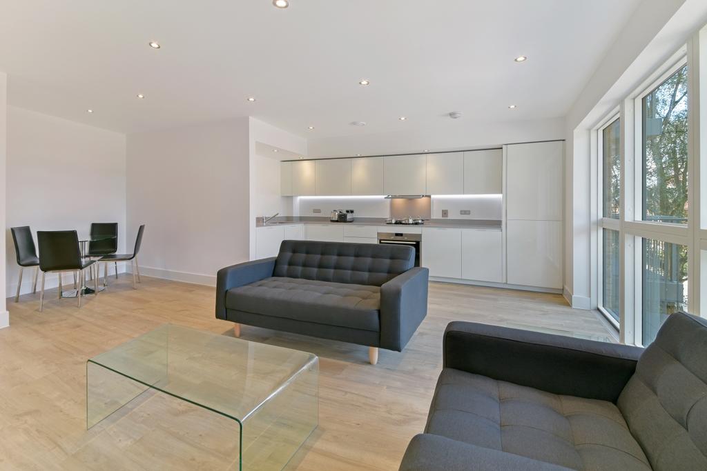Curtis Court, Lyon Square, Harrow HA1 1 bed apartment - £1,517 pcm (£ ...